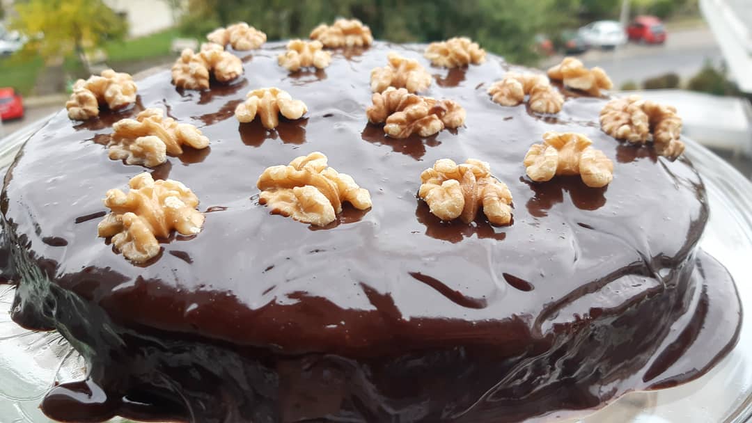 Receita do melhor Bolo de Chocolate com Nozes