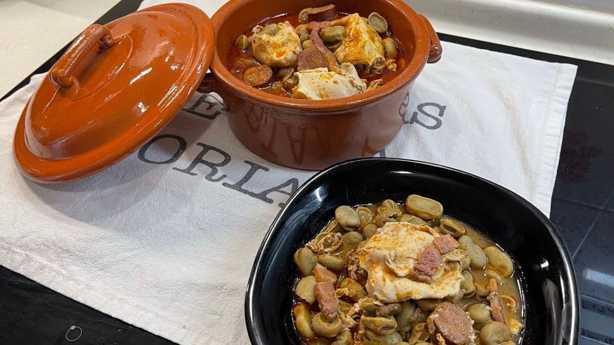 Receita de Favas Guisadas com Chouriço e Ovos Escalfados