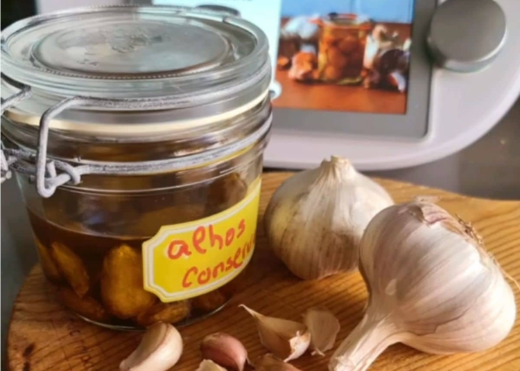Receita de Alho de Conserva em Azeite