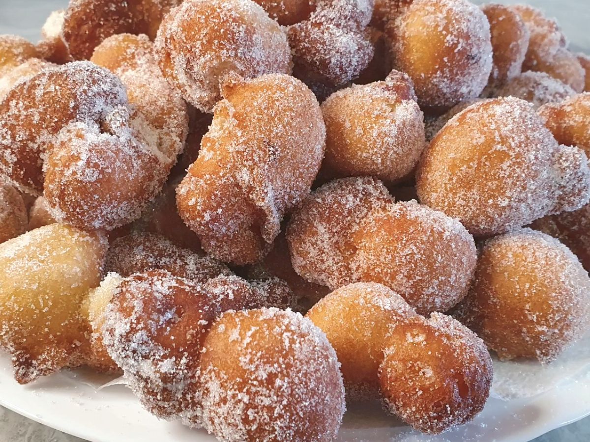 Receita dos melhores Bolinhos de Chuva