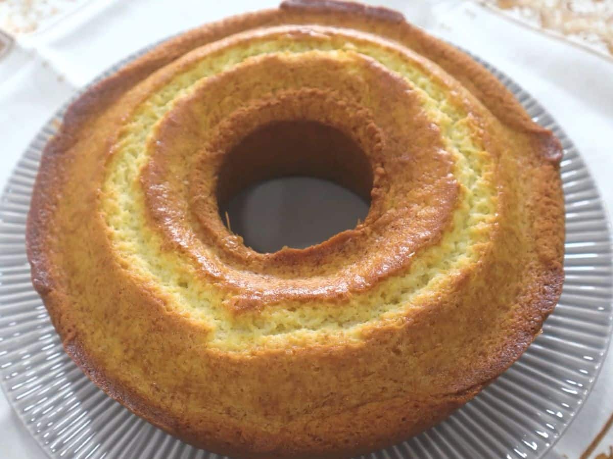 Receita do Bolo Simples mas bem saboroso - Receitas de Culinária TV