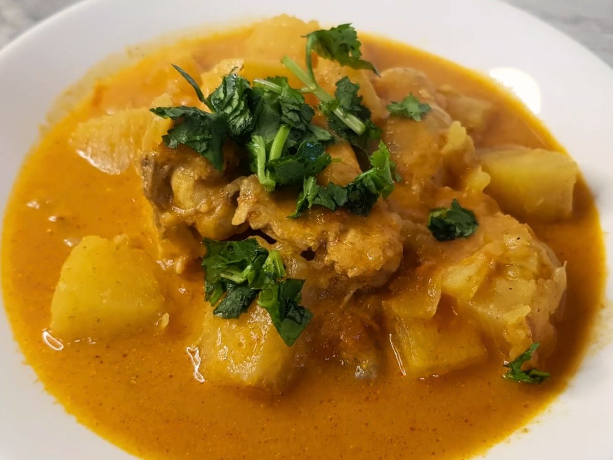Receita de Caril de Frango com Mandioca