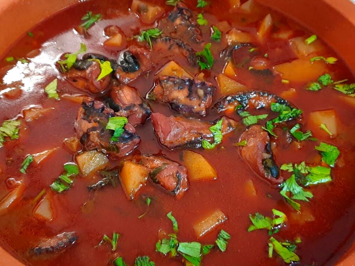 Receita de Polvo Guisado à moda dos Açores