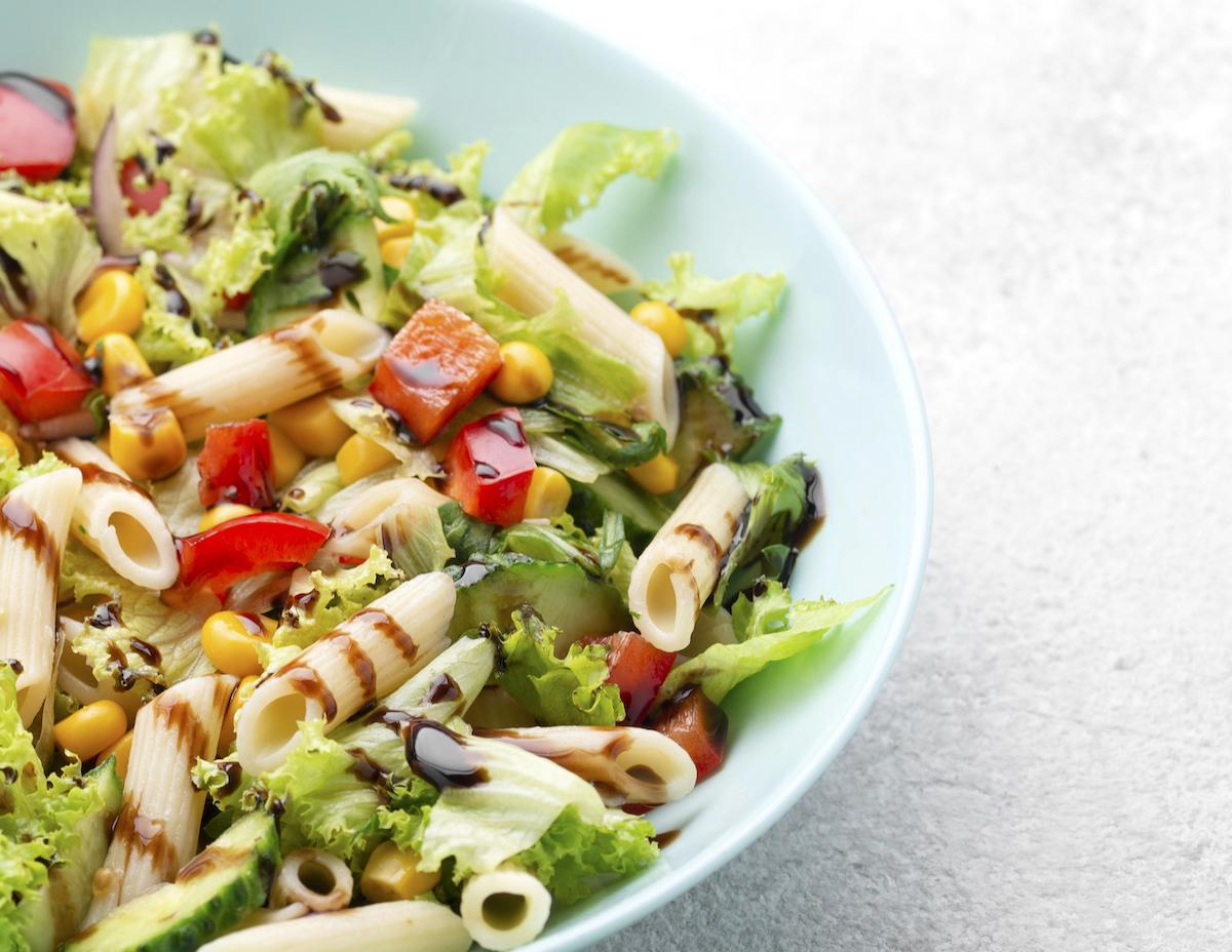 Saladas: 3 novas receitas nutritivas e práticas