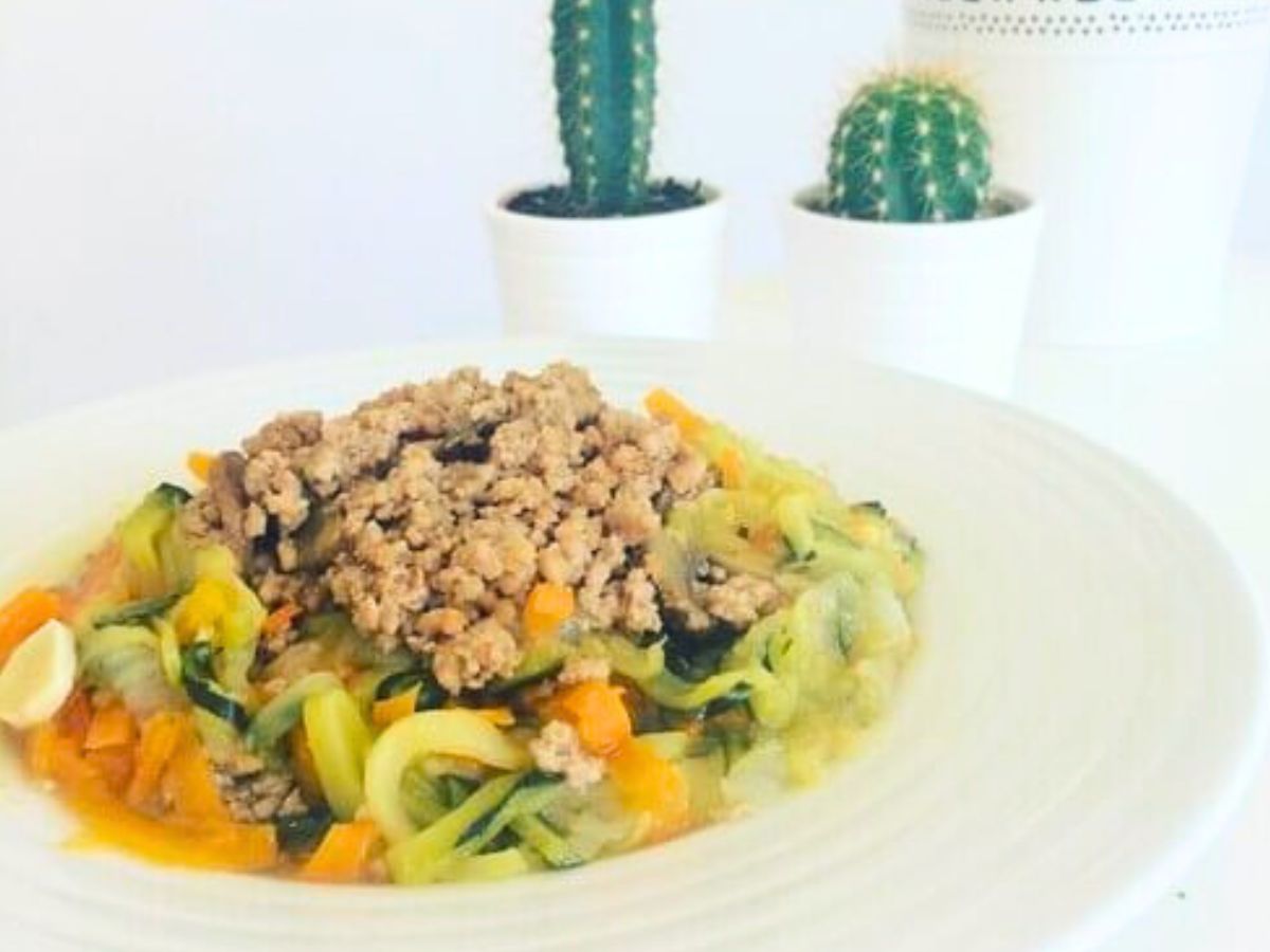 Receita de Esparguete de Curgete e Cenoura à Bolonhesa