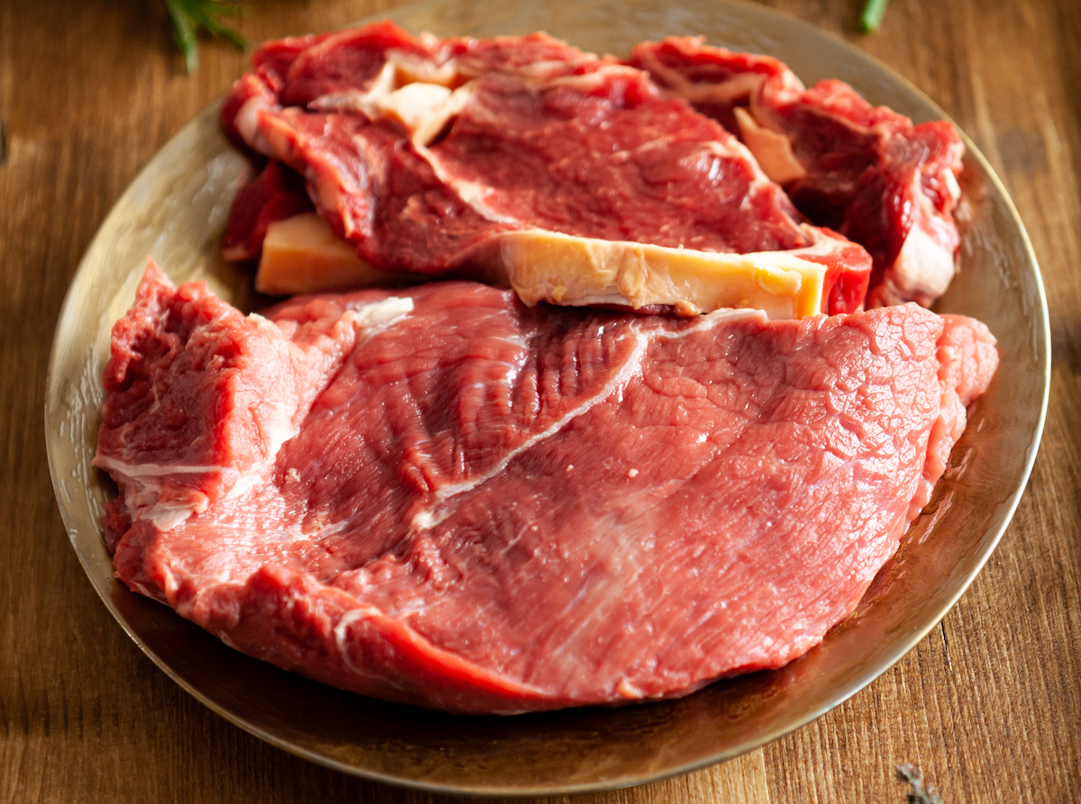5 Erros Comuns A Evitar Quando Descongela Carne Receitas De Culinária Tv