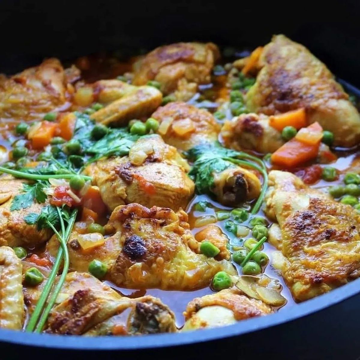 Frango no Tacho com Ervilhas e Cenoura: Um Prato Reconfortante ...